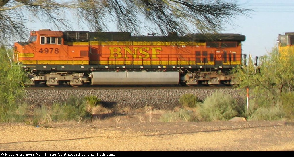 BNSF 4978